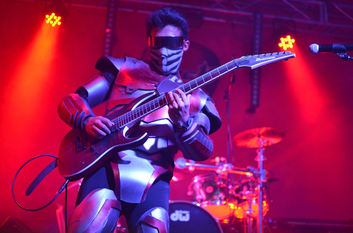 LOVESICK es la nueva producción musical de HECTOR HELLION con 7 canciones de amor/desamor ...