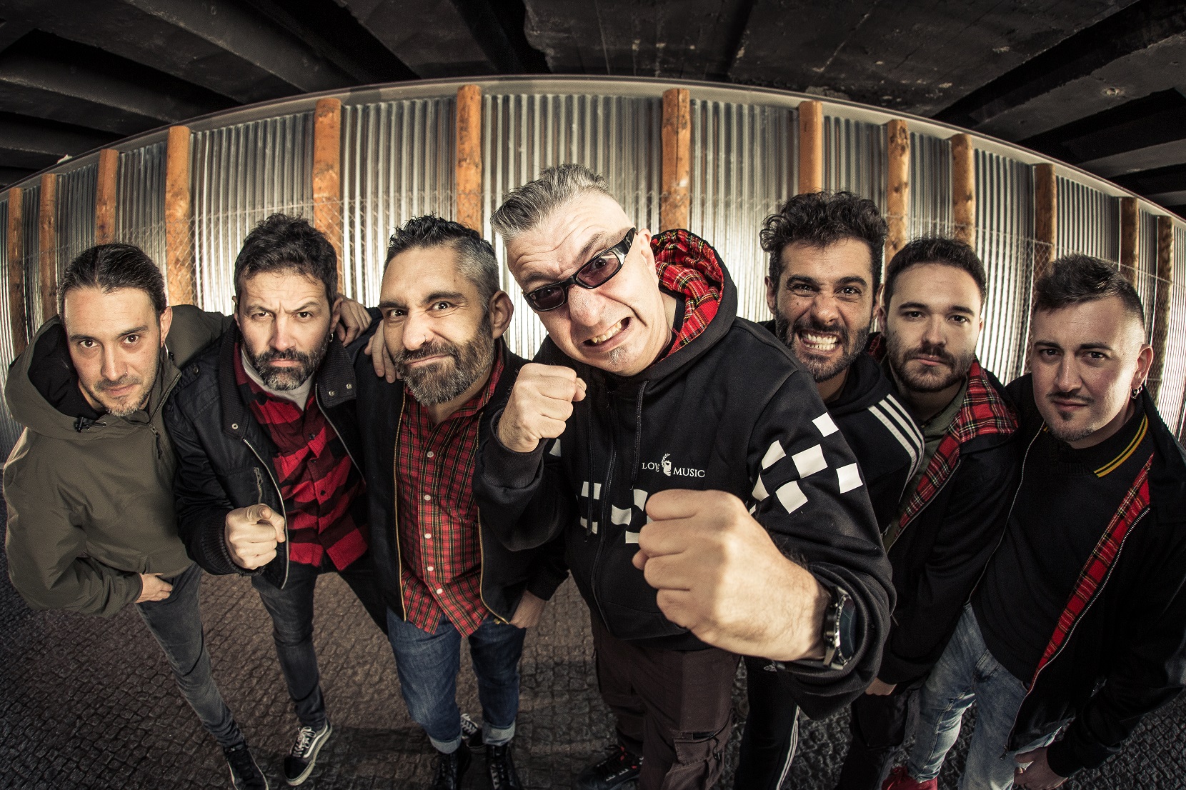 LA BANDA DE SKA-PUNK THE LOCOS PRESENTA SU NUEVO SENCILLO “FUEGO Y ...