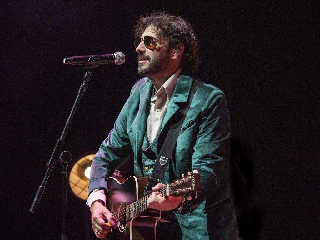 SHUARMA CANTANTE DE ELEFANTES Y MARIO SAN ROMÁN LANZAN SU SENCILLO “LA ...